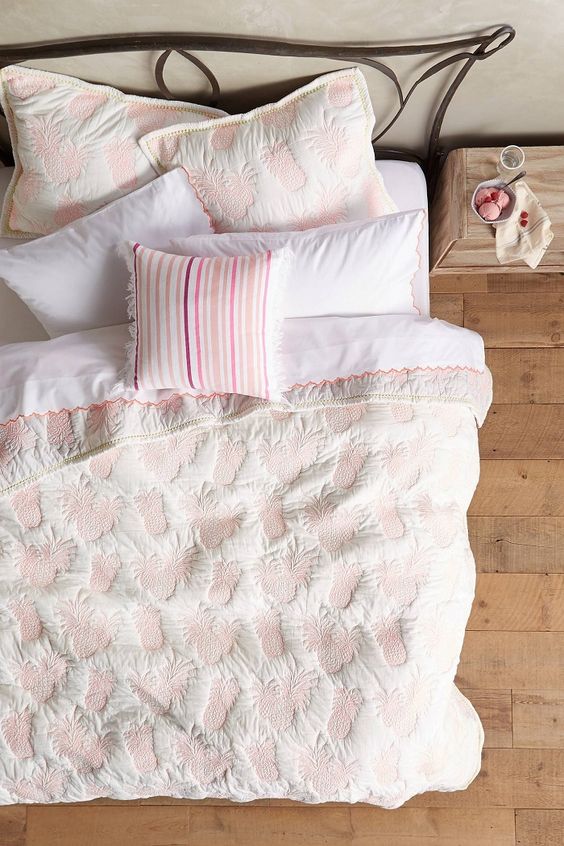 36 Adorable Bedding Ideas For Feminine Bedrooms - DigsDigs