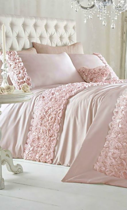 36 Adorable Bedding Ideas For Feminine Bedrooms - DigsDigs