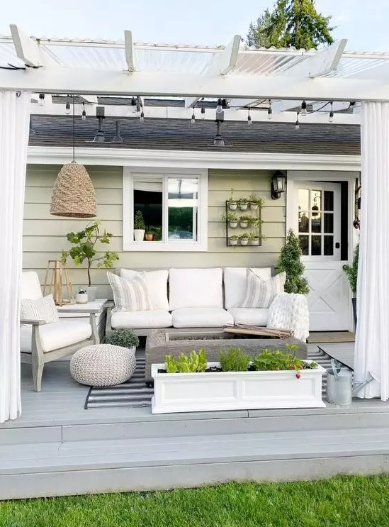 57 Cool Outdoor Living Rooms - DigsDigs