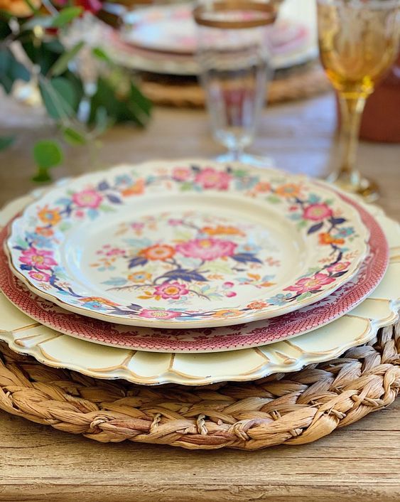 60 Stylish Thanksgiving Tableware Ideas - DigsDigs