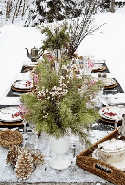 42 Original Winter Table Décor Ideas - DigsDigs