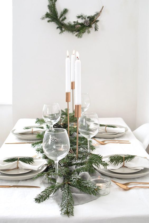 42 Original Winter Table Décor Ideas - DigsDigs