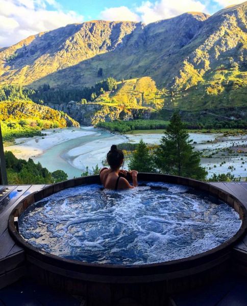 39 Awesome Outdoor Jacuzzis With Stunning Views - DigsDigs