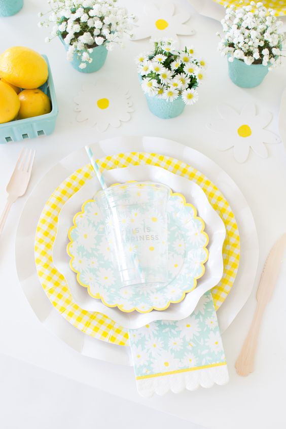 96 Stylish And Inspiring Spring Table Decoration Ideas - DigsDigs