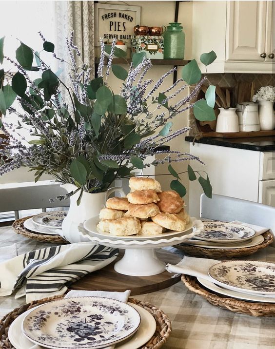 96 Stylish And Inspiring Spring Table Decoration Ideas - DigsDigs