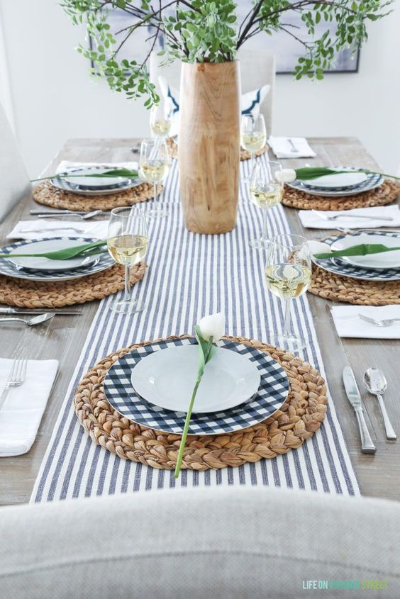 96 Stylish And Inspiring Spring Table Decoration Ideas - DigsDigs