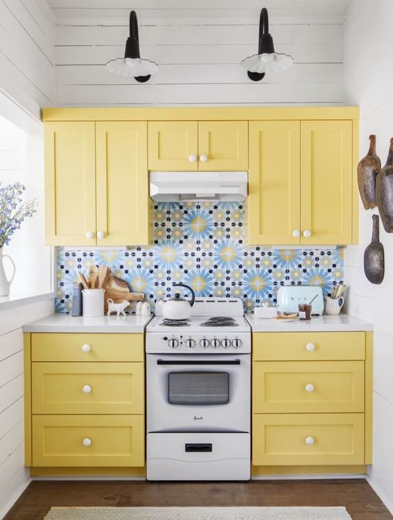 64 Colorful And Original Kitchen Backsplash Ideas - DigsDigs