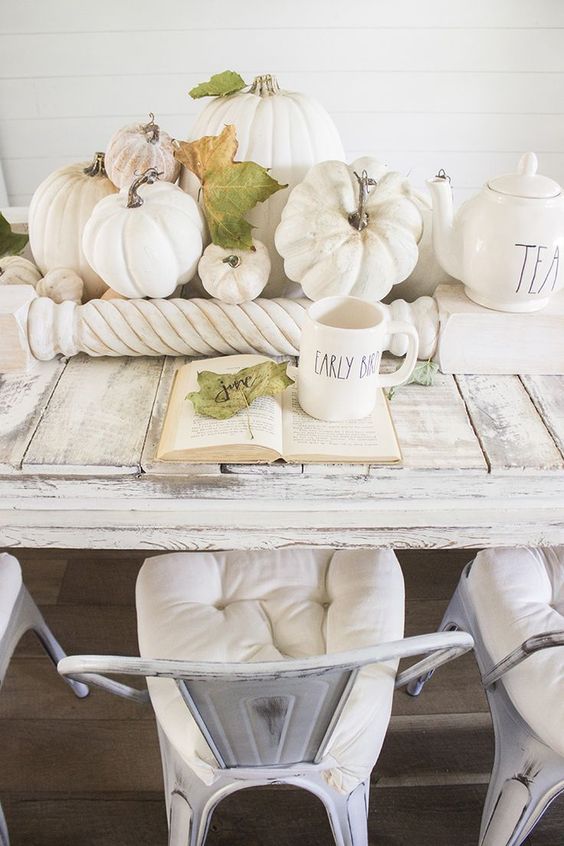 70 Amazing Fall Pumpkin Centerpieces - DigsDigs
