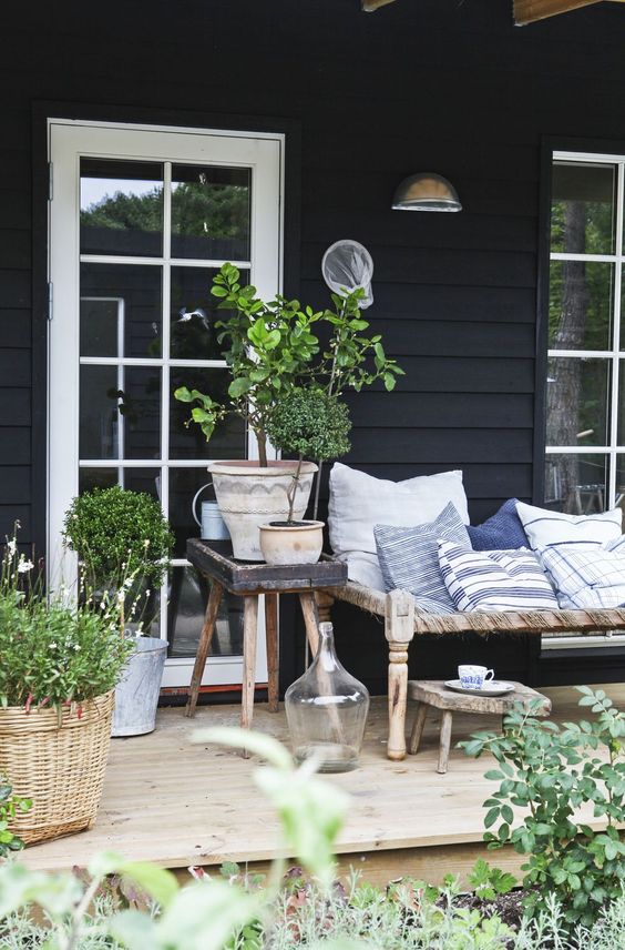 31 Cool Scandinavian Porch Designs To Get Inspired - DigsDigs