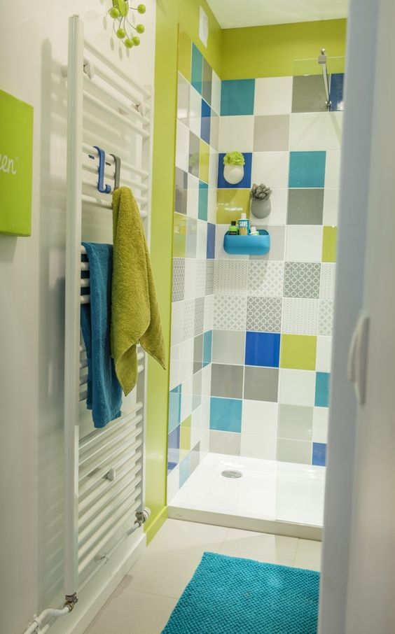47 Multicolor Tile Bathroom Decor Ideas - DigsDigs
