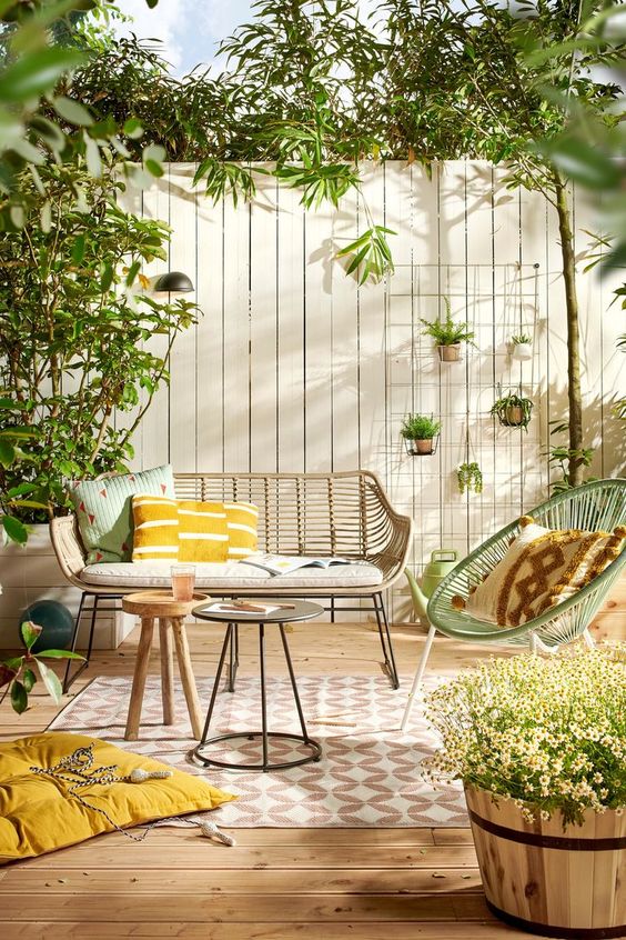 37 Bright Spring Terrace And Patio Décor Ideas - DigsDigs
