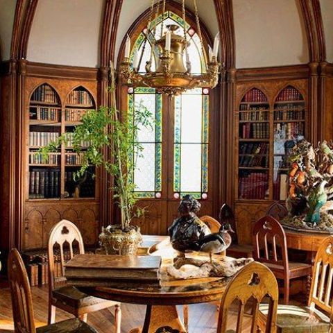 23 Gorgeous Gothic Home Office And Library Décor Ideas - DigsDigs