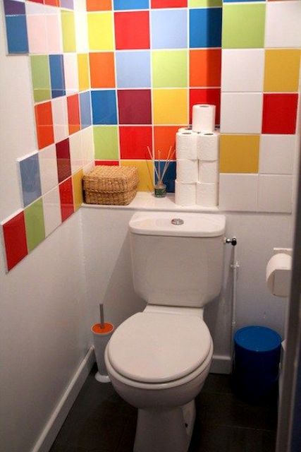 47 Multicolor Tile Bathroom Decor Ideas - DigsDigs