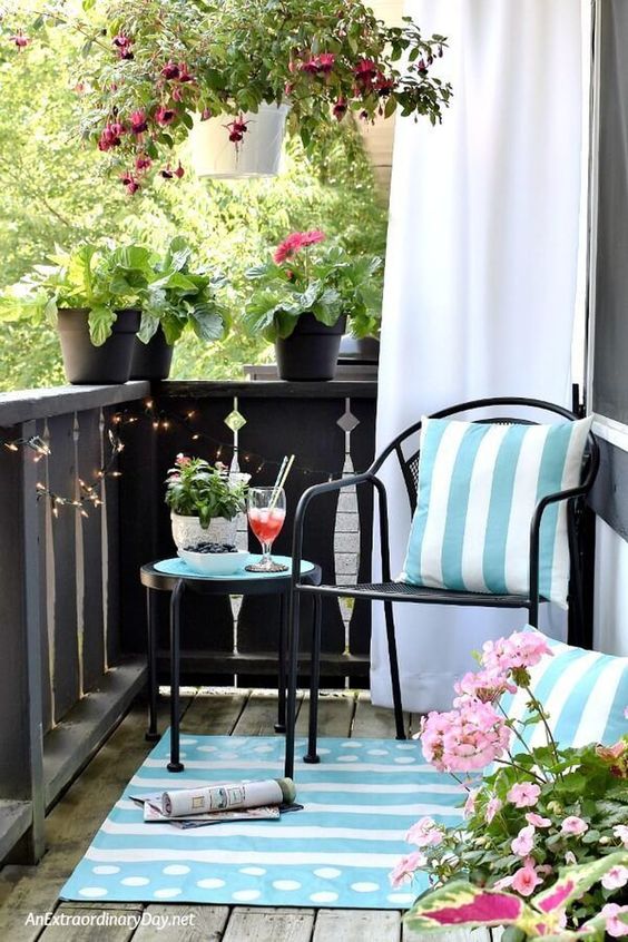 40 Awesome Spring Balcony Décor Ideas - DigsDigs