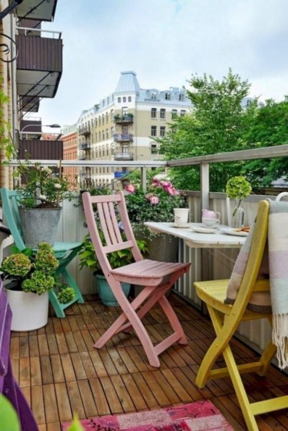 40 Awesome Spring Balcony Décor Ideas - DigsDigs