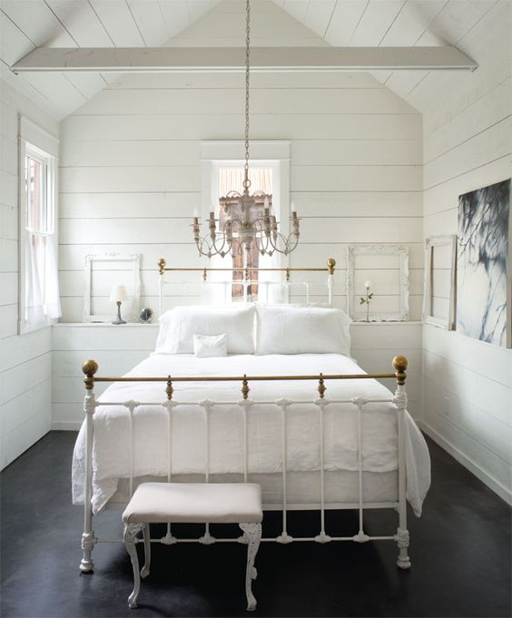 64 Relaxed Rooms With Whitewashed Wood Walls - DigsDigs