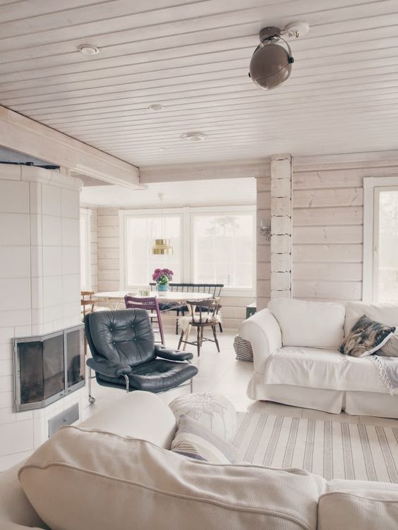 64 Relaxed Rooms With Whitewashed Wood Walls - DigsDigs