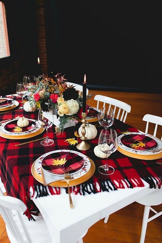 41 Stylish Modern Thanksgiving Décor Ideas - DigsDigs