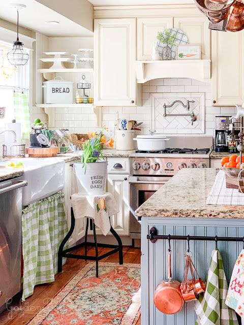67 Super Cozy And Charming Cottage Kitchens - DigsDigs