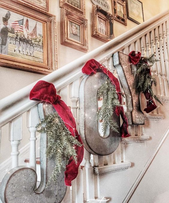 44 Adorable Indoor Rustic Christmas Décor Ideas - DigsDigs