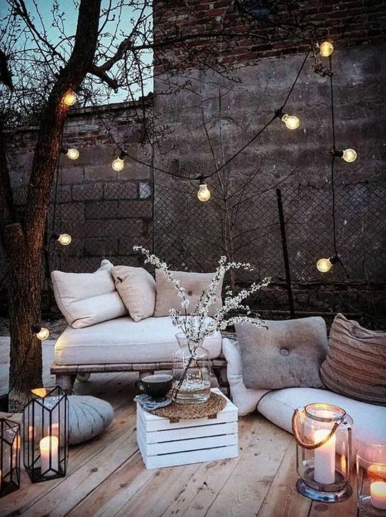55 Cozy And Beautiful Winter Terrace Décor Ideas - DigsDigs