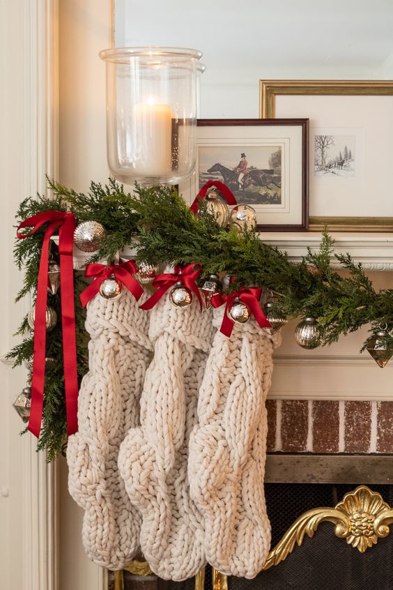 114 Amazing Christmas Garlands For Home Décor - DigsDigs