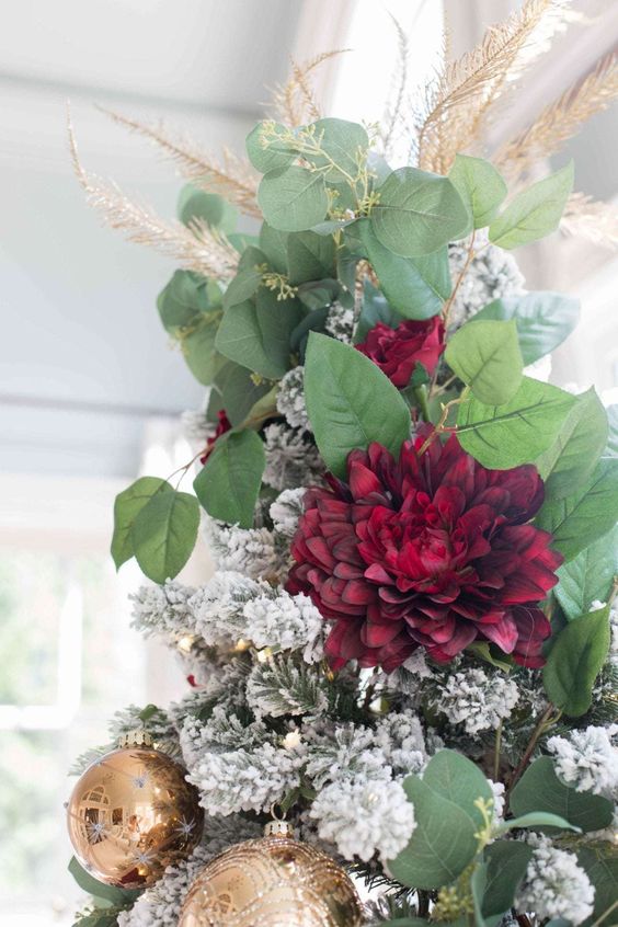 43 Whimsy And Creative Christmas Tree Toppers - DigsDigs