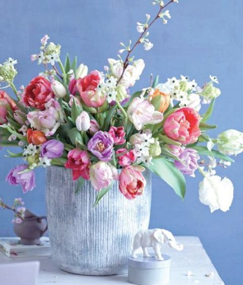 92 Spring Flower Arrangements That Excite - DigsDigs