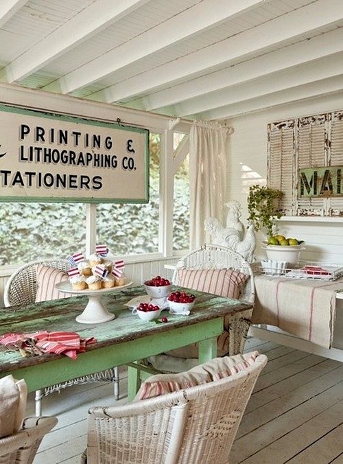 57 Charming Vintage Sunroom Décor Ideas - DigsDigs