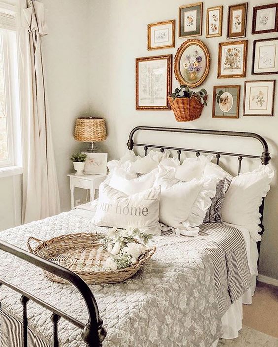 45 Romantic And Beautiful Provence Bedroom Décor Ideas - DigsDigs