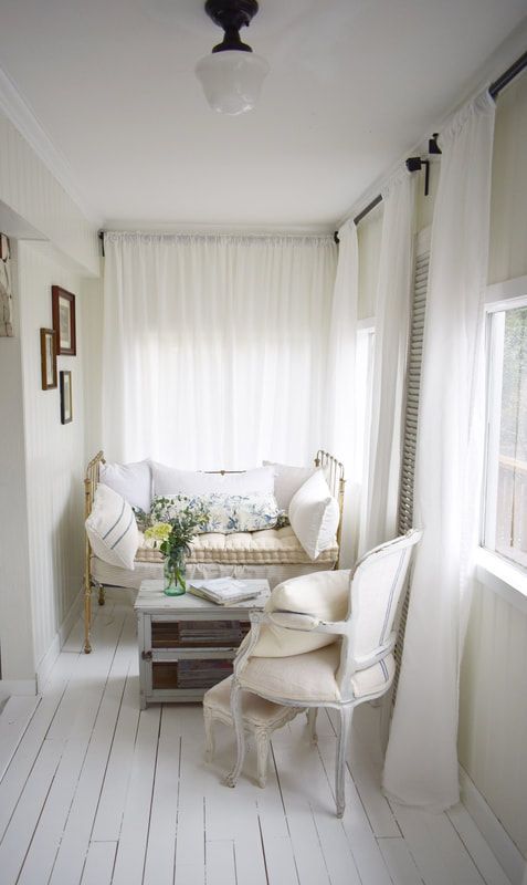57 Charming Vintage Sunroom Décor Ideas - DigsDigs