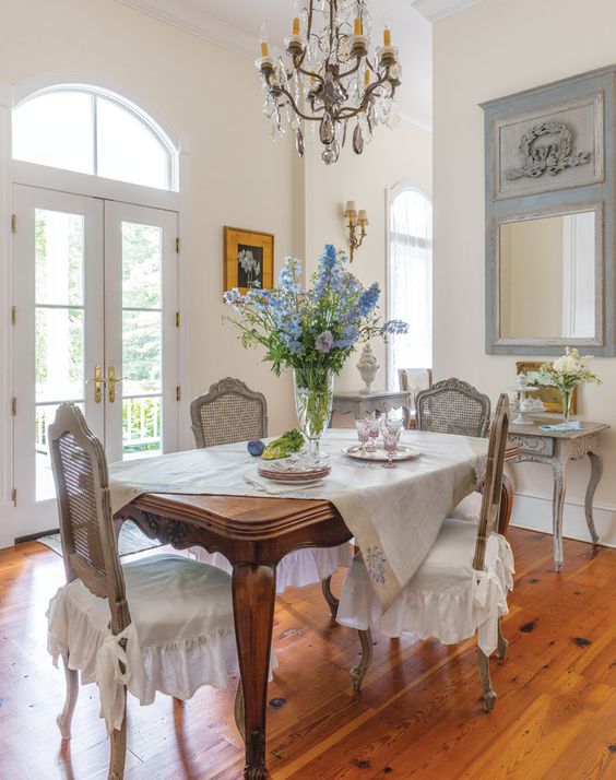 50 Charming And Beautiful Provence Dining Rooms - DigsDigs