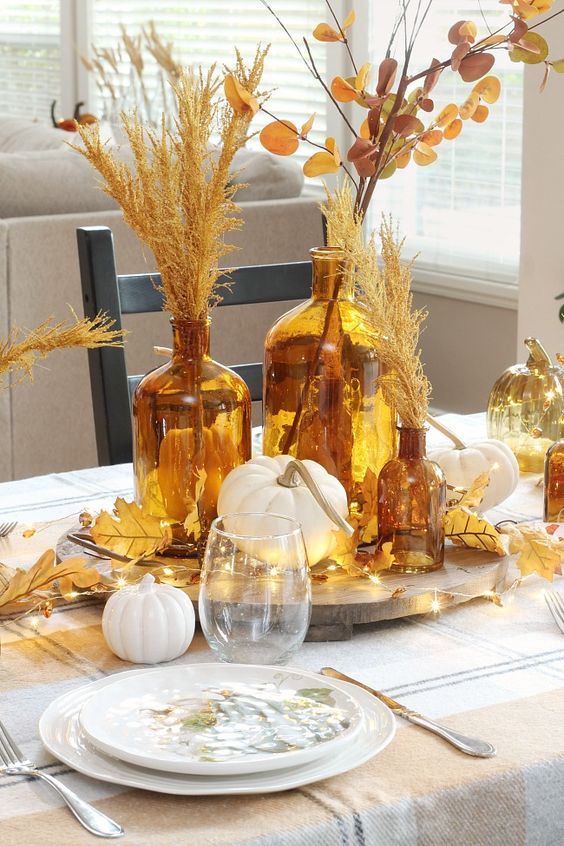 36 Leaf Centerpieces For Fall And Thanksgiving Décor - DigsDigs