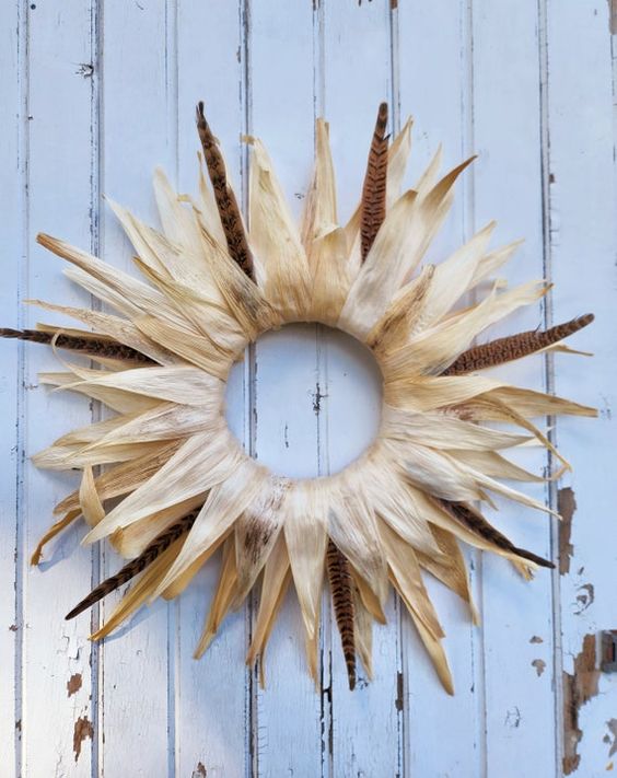 39 Awesome Corn Cob And Husk Wreaths - DigsDigs
