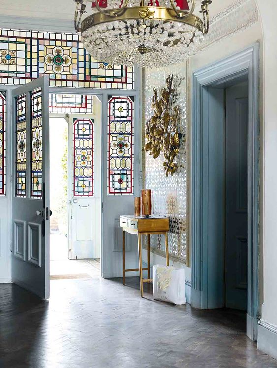 59 Exquisite Stained Glass Home Decor Ideas - DigsDigs