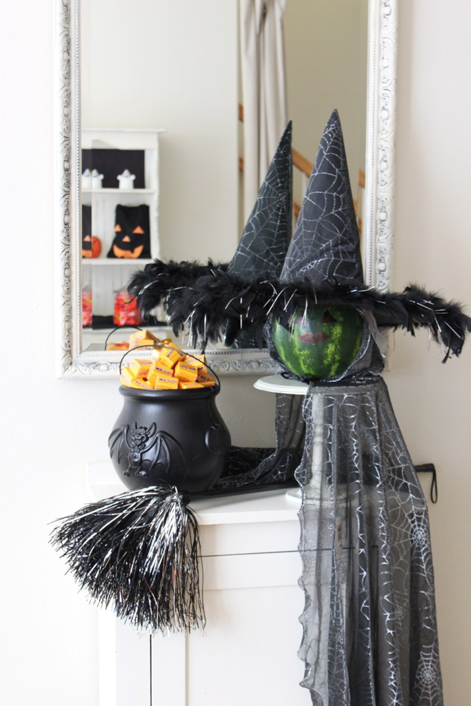34 Witch-Themed Halloween Decorations To Create An Ambience - DigsDigs 34 Witch-Themed Halloween Decorations To Create An Ambience - DigsDigs