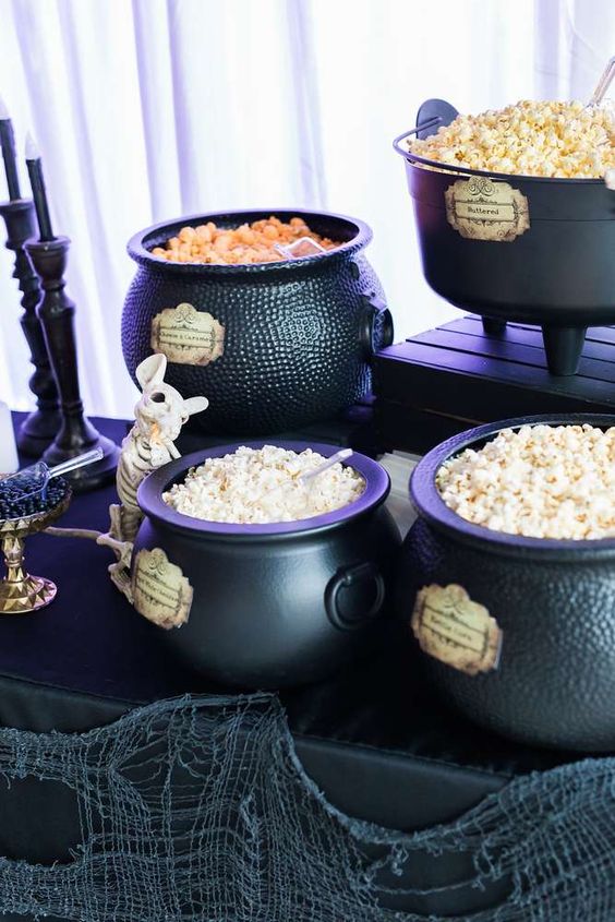 41 Witch-Themed Halloween Decorations To Create An Ambience - DigsDigs