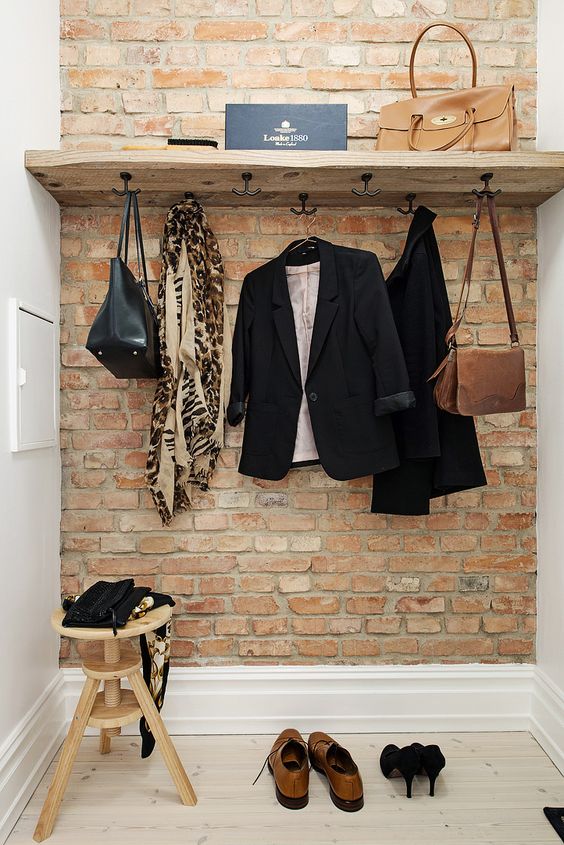 30 Trendy Brick Wall Ideas For Entryways - DigsDigs
