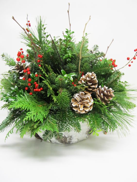 38 Eye-Catchy Christmas Arrangements - DigsDigs