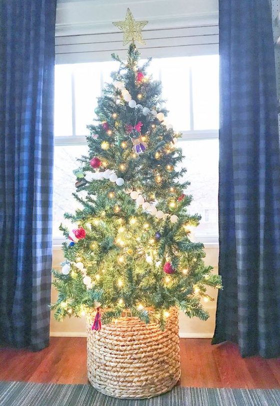 How To Cover A Christmas Tree Base: 83 Ideas - DigsDigs