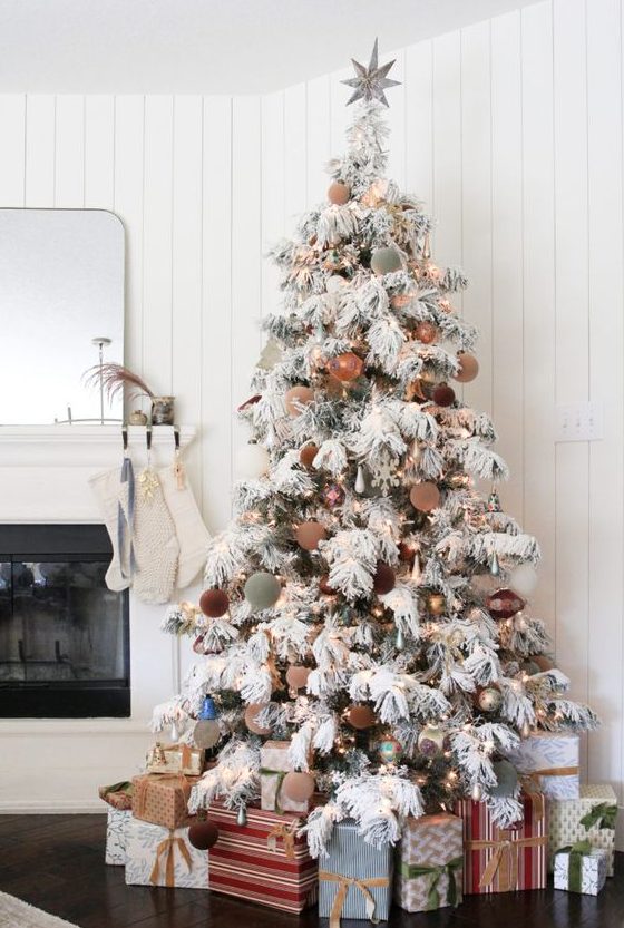94 Best Flocked Christmas Tree Décor Ideas - DigsDigs