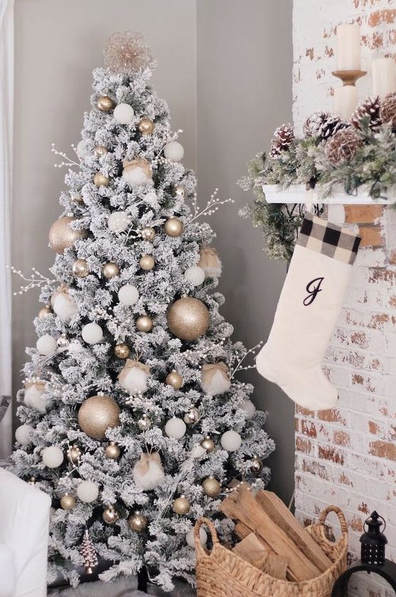 94 Best Flocked Christmas Tree Décor Ideas - DigsDigs