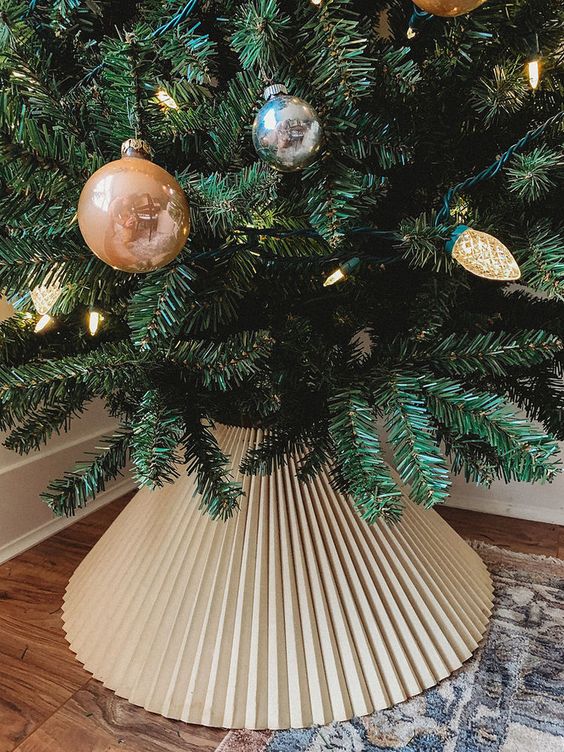 How To Cover A Christmas Tree Base: 83 Ideas - DigsDigs
