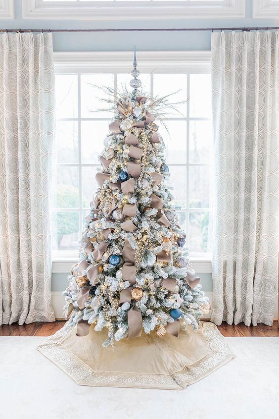 94 Best Flocked Christmas Tree Décor Ideas - DigsDigs