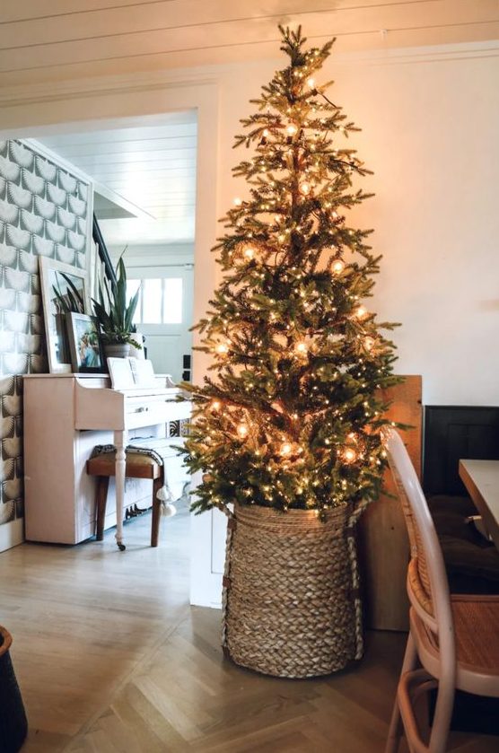 How To Cover A Christmas Tree Base: 83 Ideas - DigsDigs