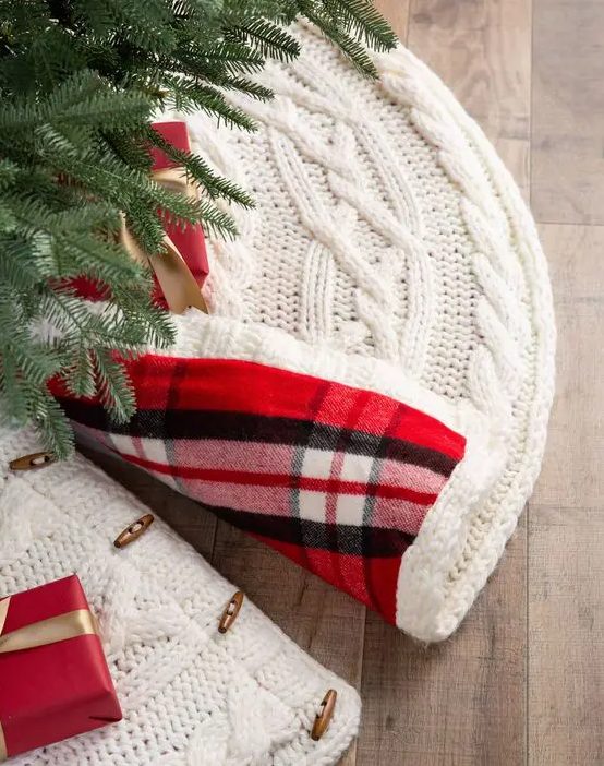 How To Cover A Christmas Tree Base: 83 Ideas - DigsDigs