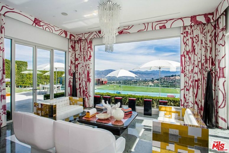 Gwen Stefani's House With Whimsy And Quirky Design - DigsDigs