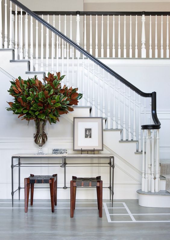 34 Stylish Console Tables For Your Entryway - DigsDigs