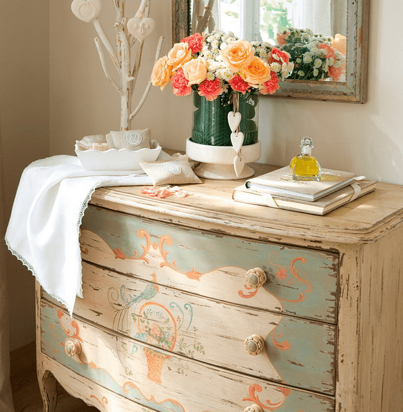 8 Reasons And 28 Examples To Use Vintage Dressers In Your Interior ...