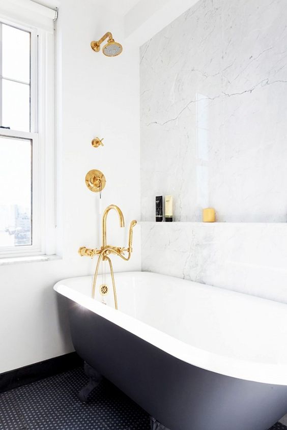 40 Refined Clawfoot Bathtubs For Elegant Bathrooms - DigsDigs